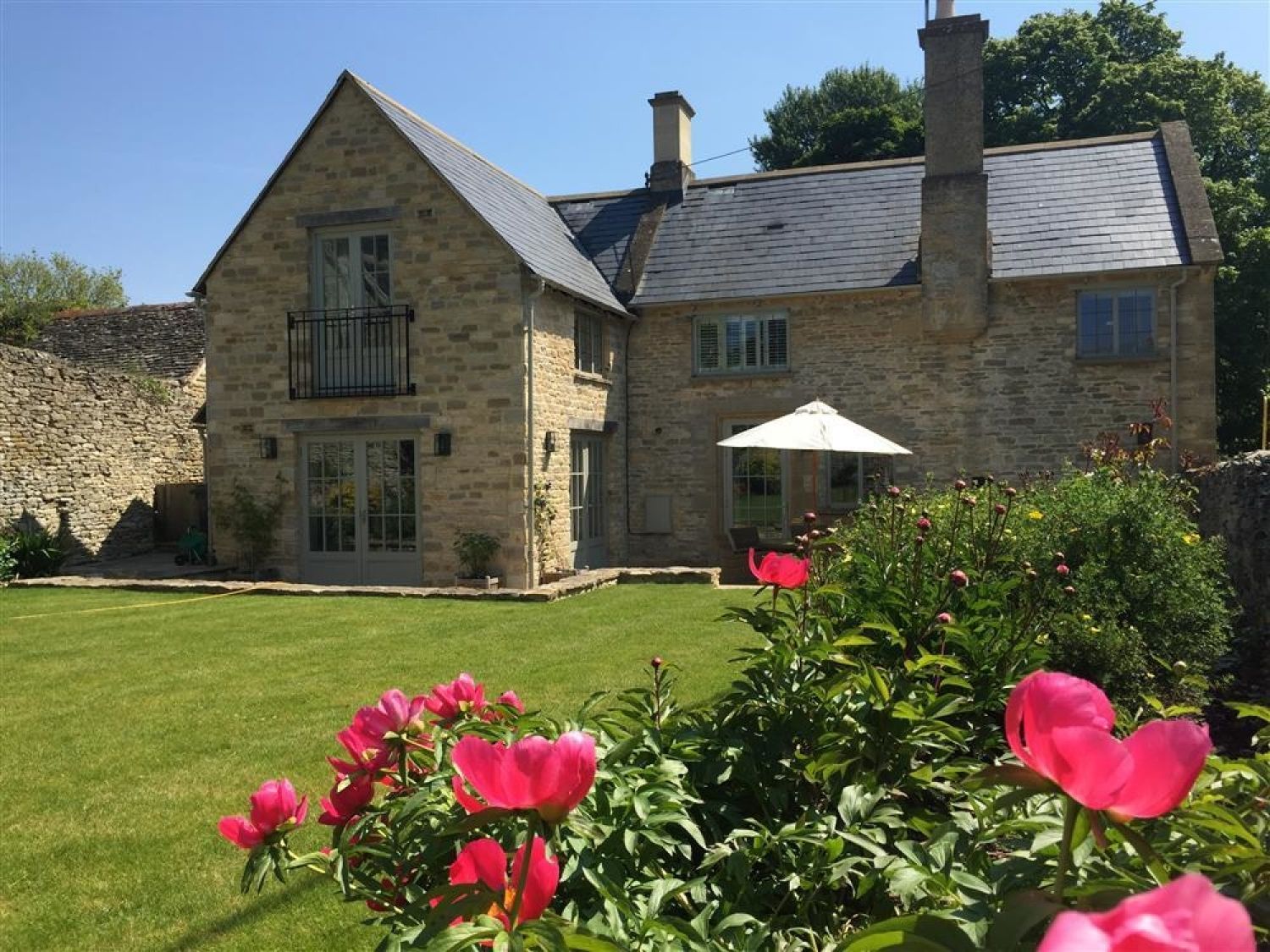 Hillside Cottage | Burford | Widford Village | Self Catering Holiday ...